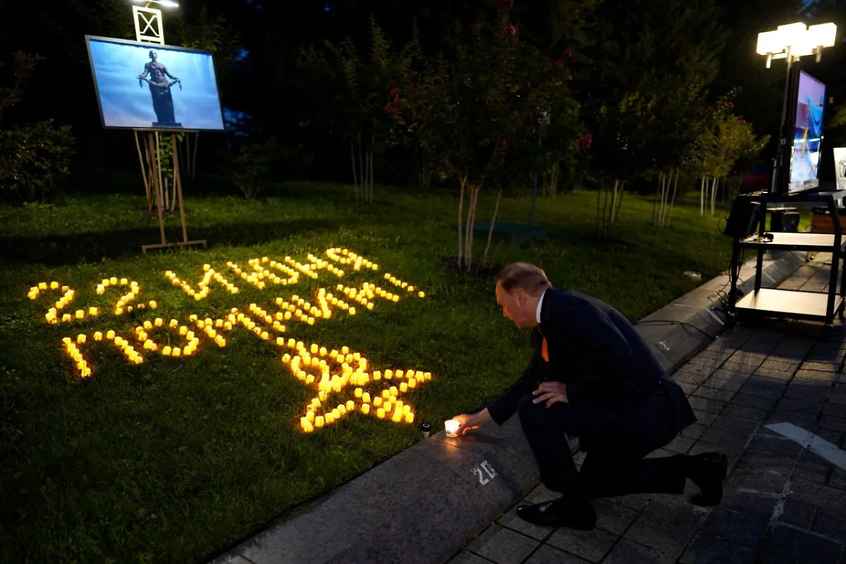 Акция "Свеча Памяти" прошла в более чем 50 странах и собрала свыше 1 ...
