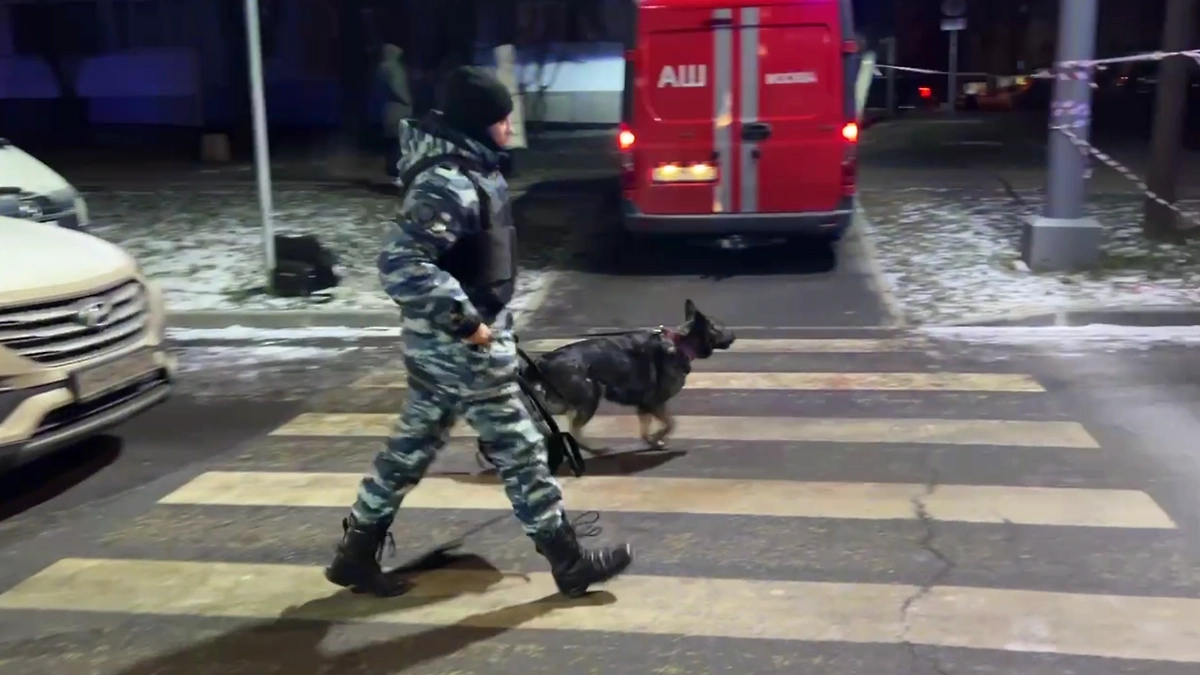 СК воссоздал хронологию смертельного взрыва машины ДПС в Москве