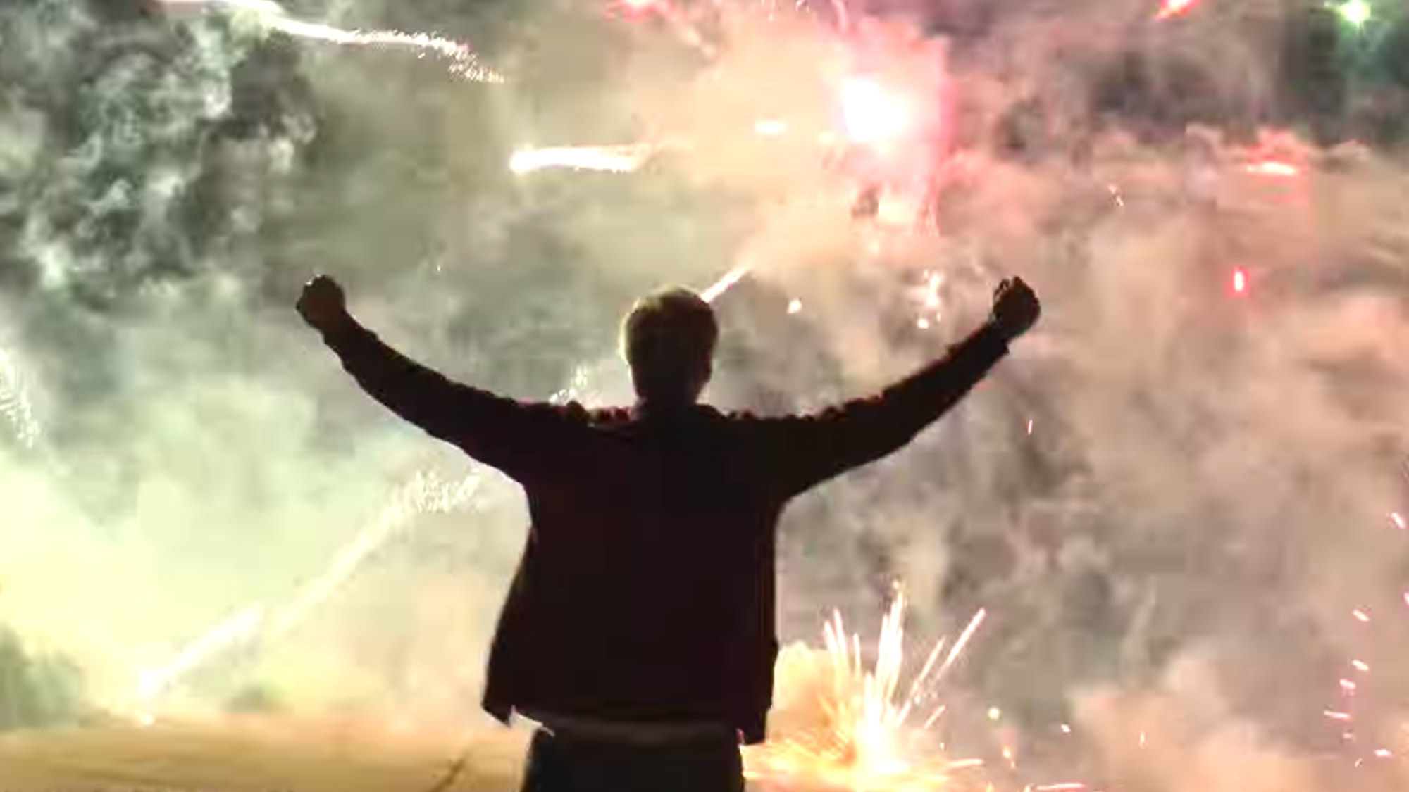 Британский изобретатель создал "Звезду смерти" из фейерверков