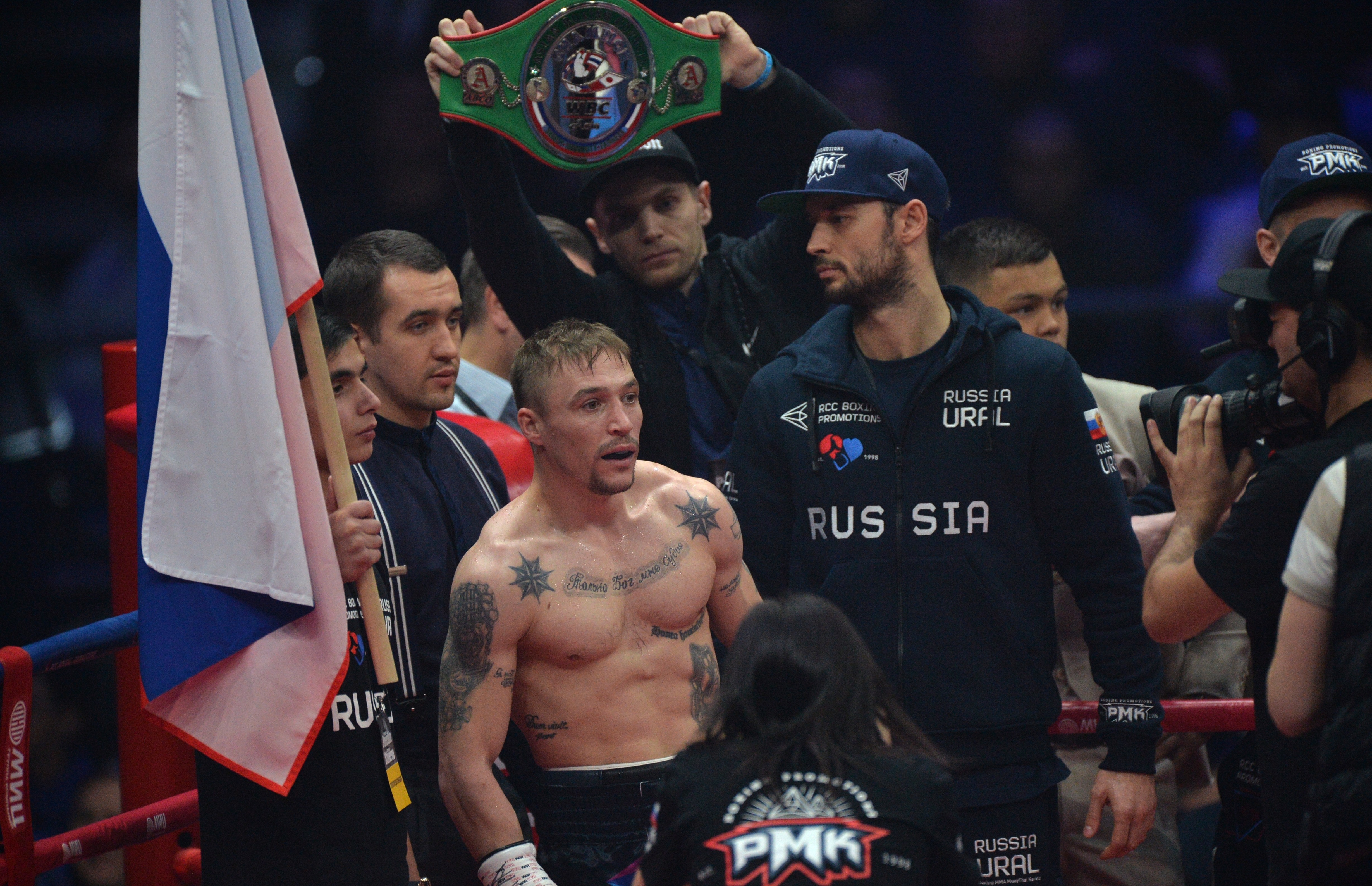 Россиянин Маликов завоевал промежуточные титулы WBO и WBA