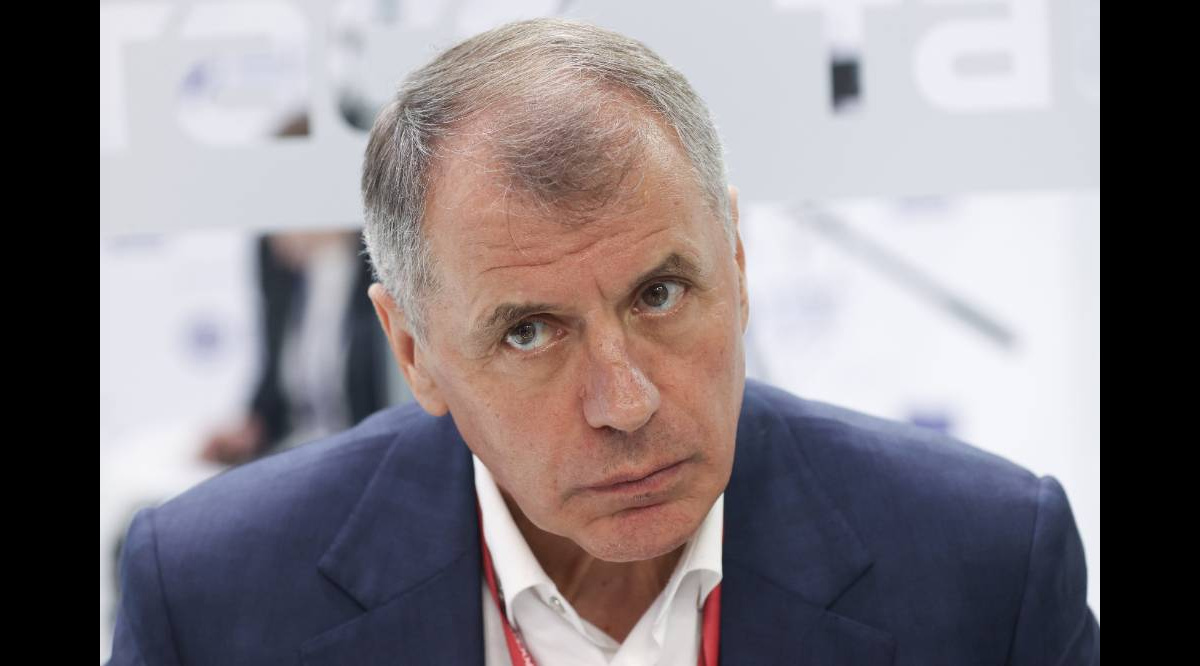 Глава Госсовета Крыма Константинов предложил запретить выезд из России